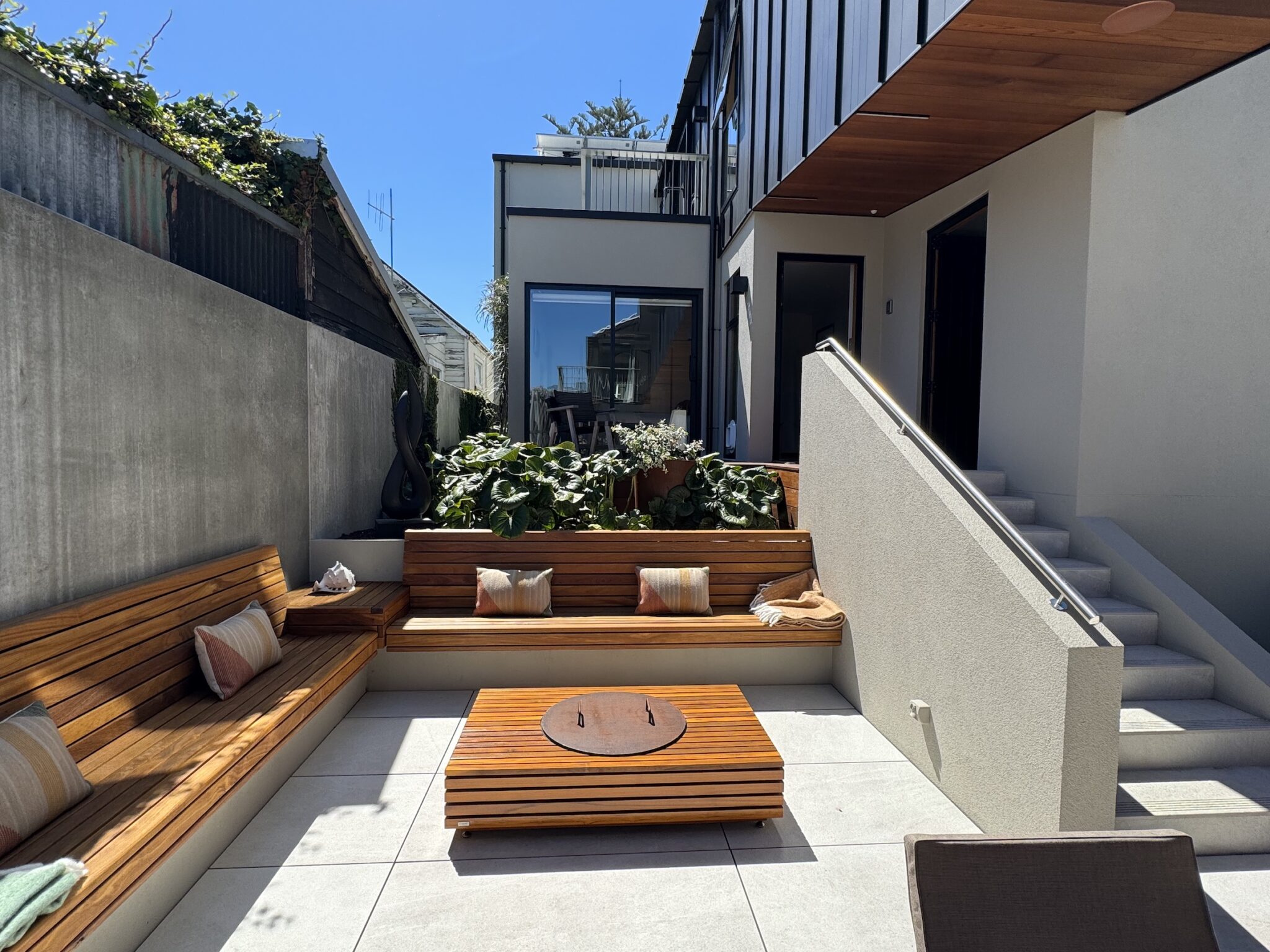 Ahuriri Skybridge House – Citrus Studio Architecture